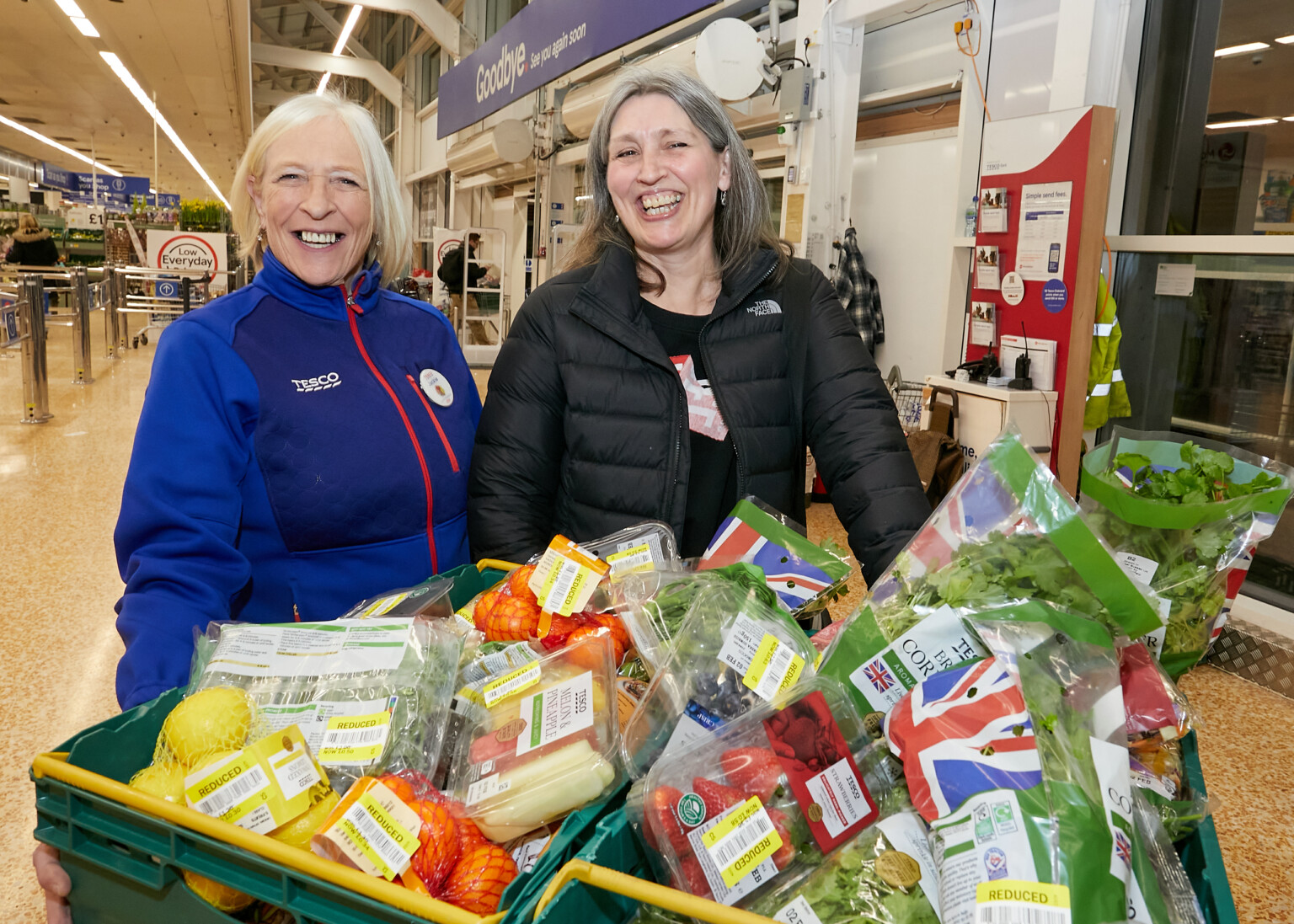 Tackling food waste at Tesco | Tesco & Olio